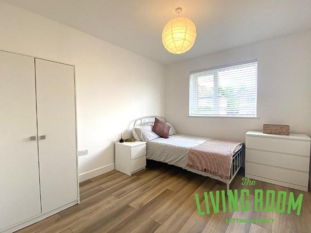 6 bedroom house share to rent