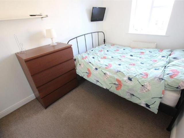 6 bedroom house share to rent