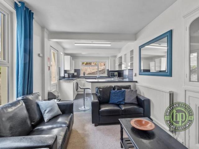 6 bedroom house share to rent