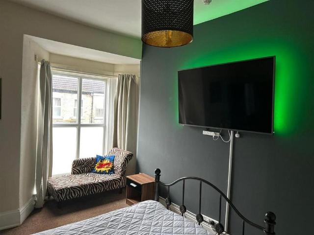 6 bedroom house share to rent