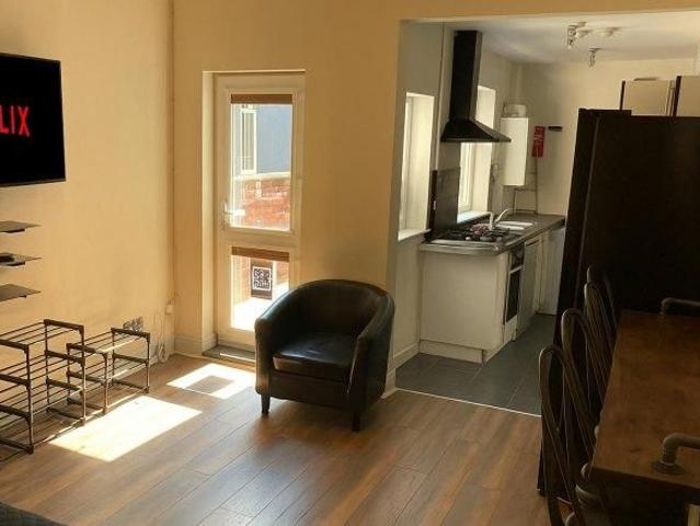 6 bedroom house share to rent