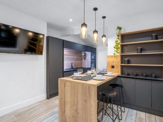 6 bedroom house share to rent