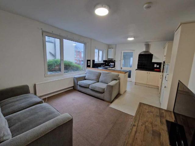 6 bedroom house share to rent