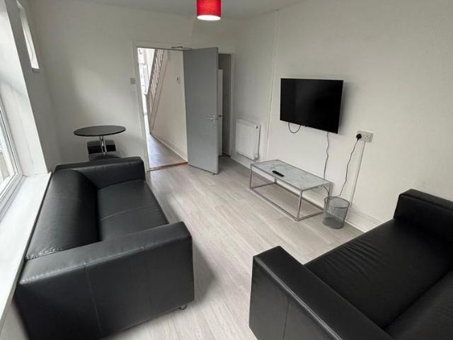 6 bedroom house share to rent