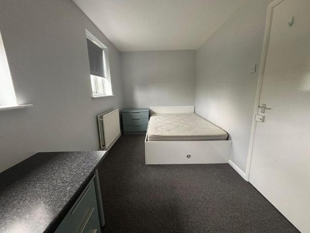 6 bedroom house share to rent