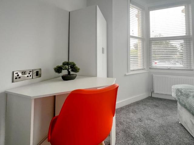 6 bedroom house share to rent