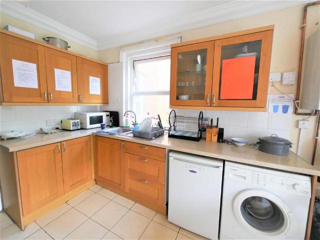 6 bedroom house share to rent