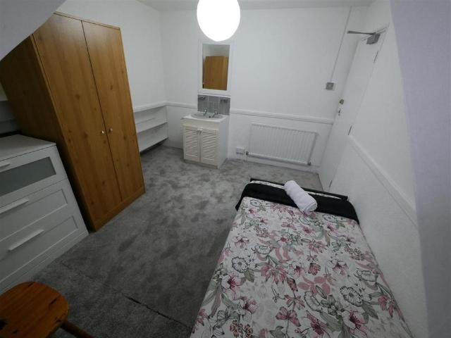 6 bedroom house share to rent