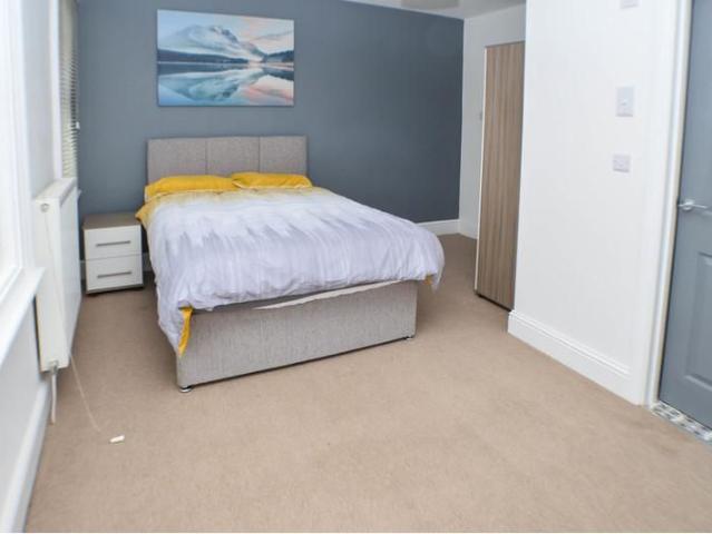 6 bedroom house share to rent