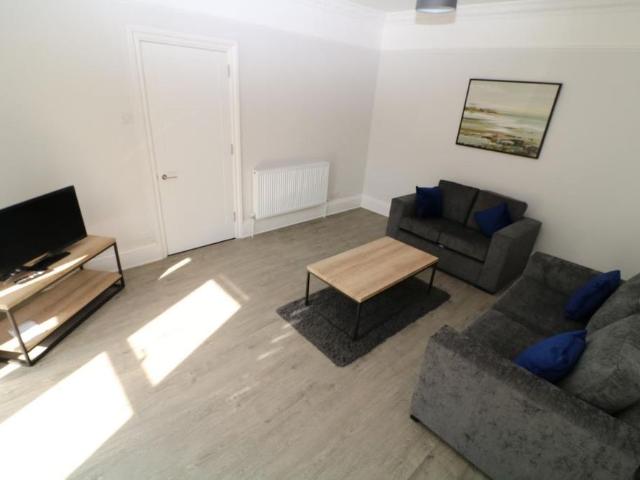 6 bedroom house share to rent