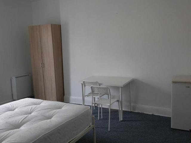 6 bedroom house share to rent