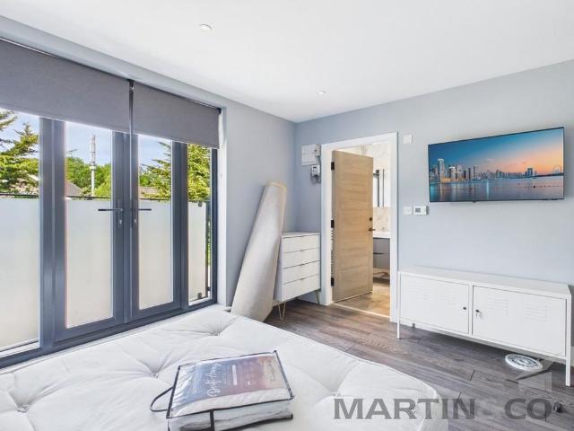 1 bedroom in a house share to rent
