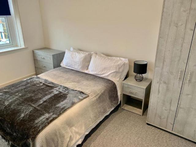 6 bedroom house share to rent