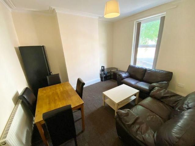 6 bedroom house share to rent