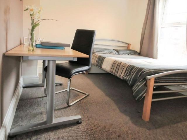 6 bedroom house share to rent