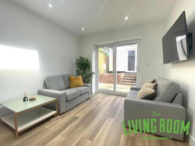 6 bedroom house share to rent