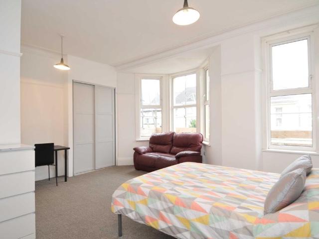 6 bedroom house share to rent