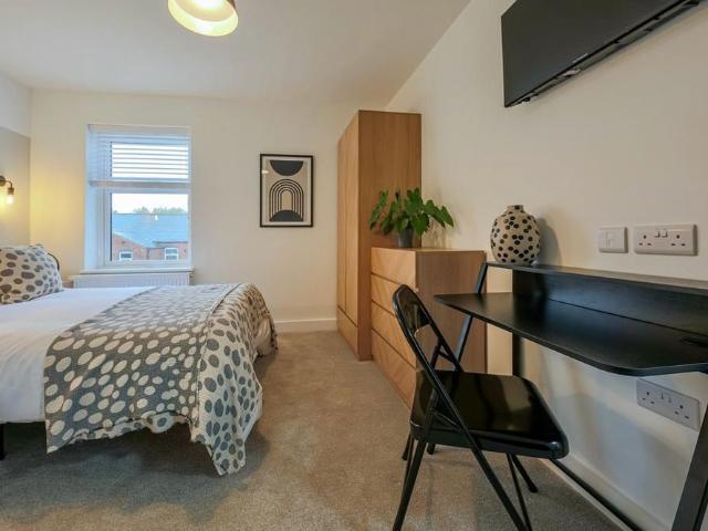 6 bedroom house share to rent