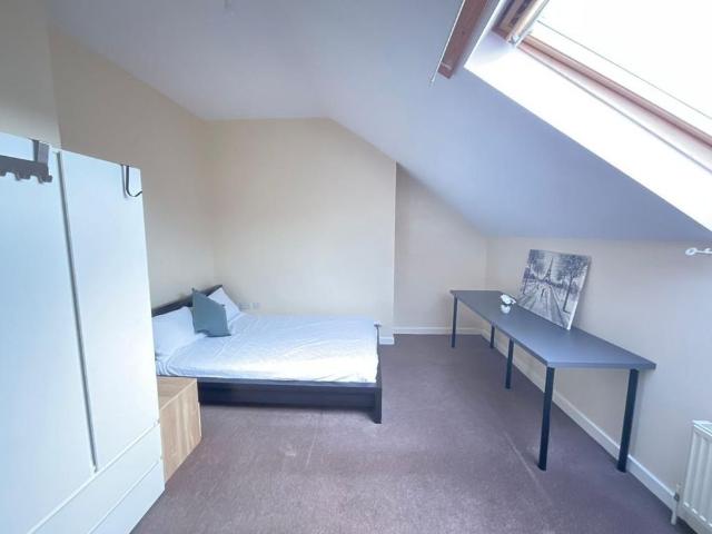 6 bedroom house share to rent
