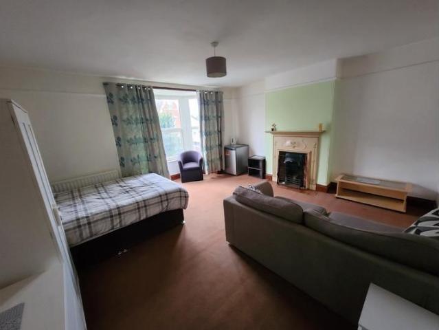 6 bedroom house share to rent