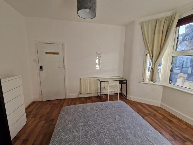 6 bedroom house share to rent