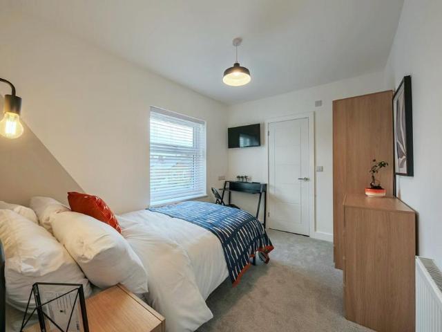 6 bedroom house share to rent