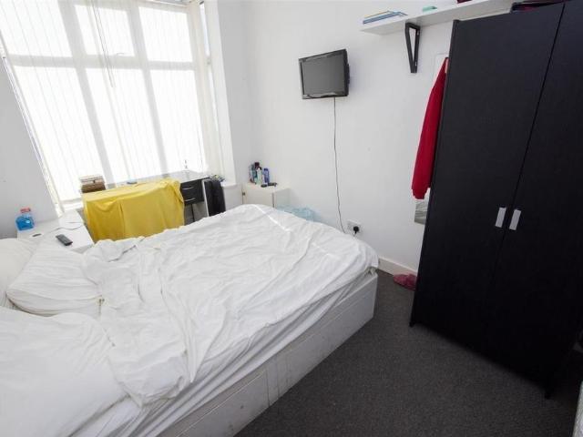 6 bedroom house share to rent