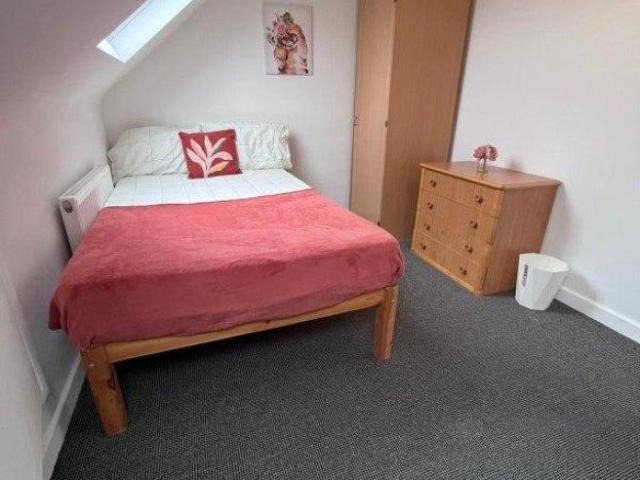 6 bedroom house share to rent