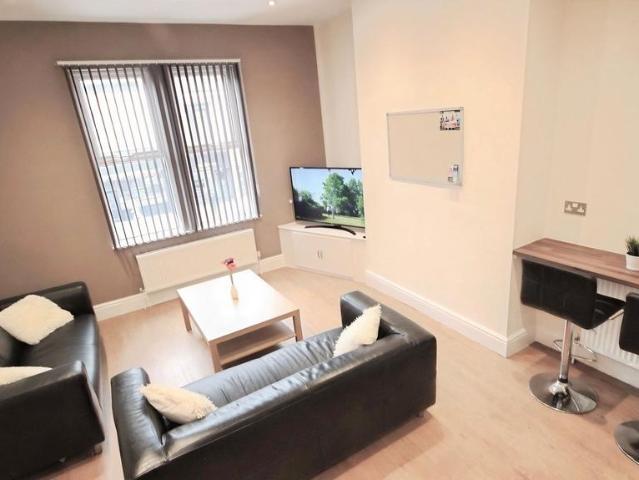 6 bedroom house share to rent