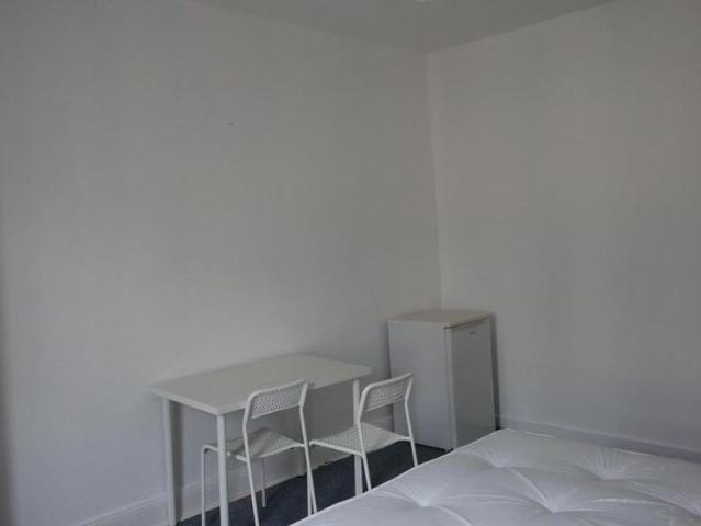 6 bedroom house share to rent