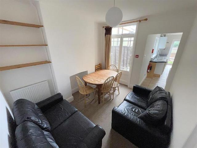 6 bedroom house share to rent