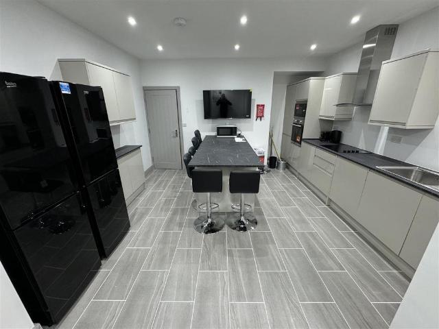 6 bedroom house share to rent