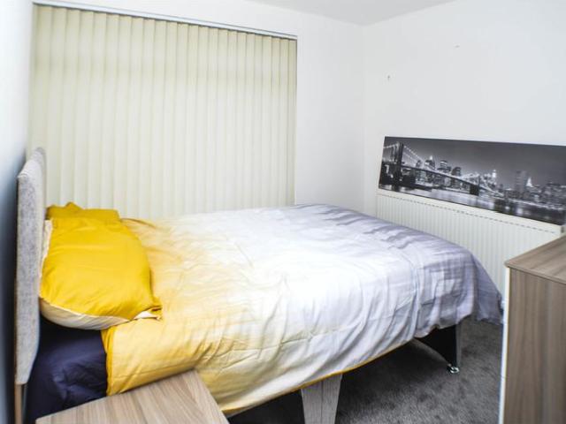 6 bedroom house share to rent