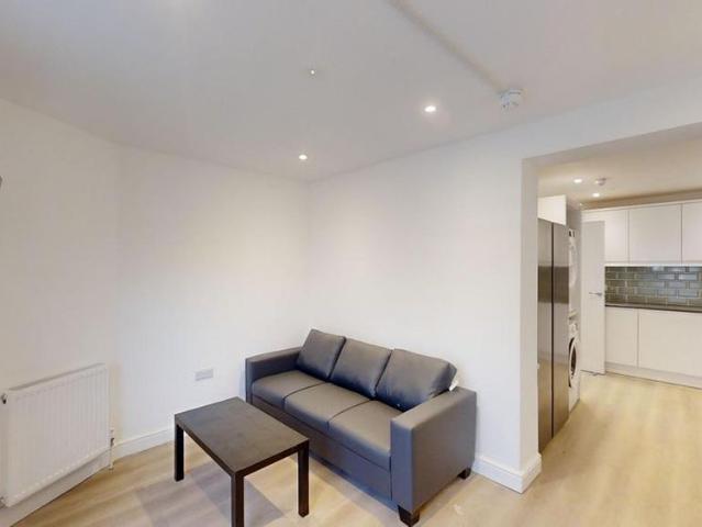 6 bedroom house share to rent