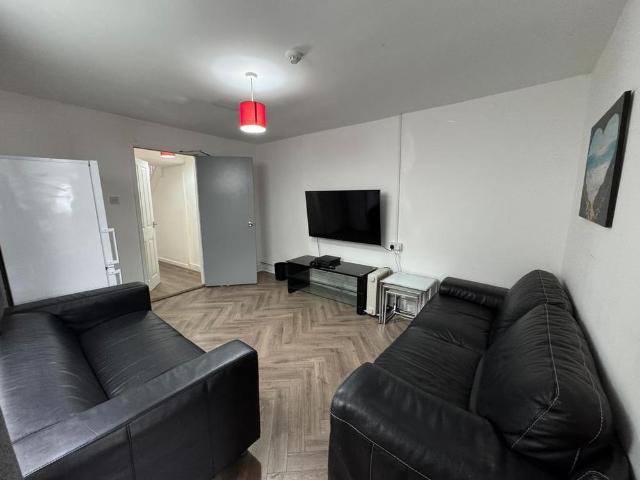 6 bedroom house share to rent