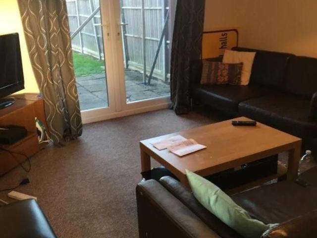 6 bedroom house share to rent