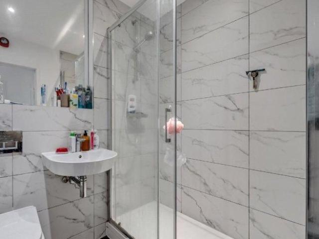 6 bedroom house share to rent