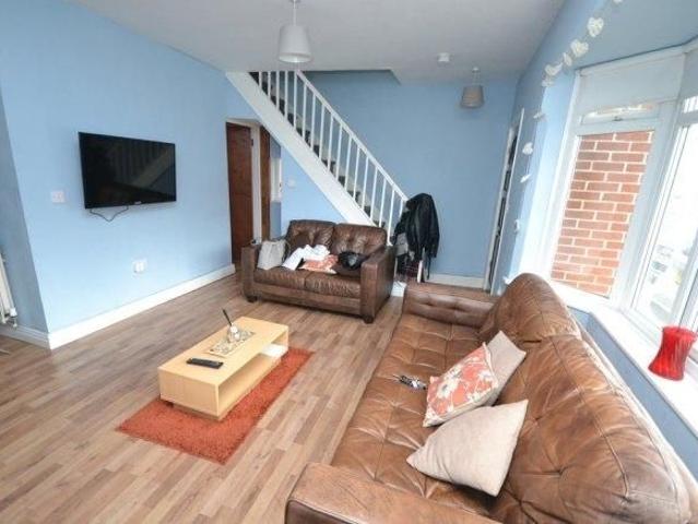 6 bedroom house share to rent