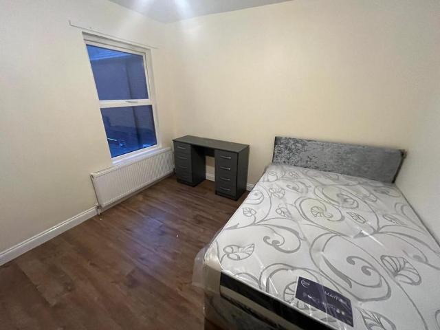 6 bedroom house share to rent