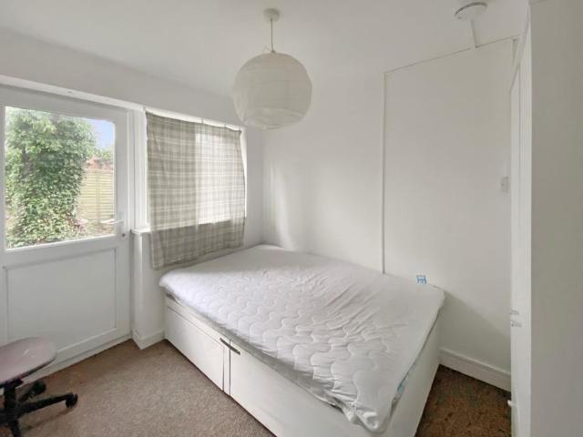 6 bedroom house share to rent