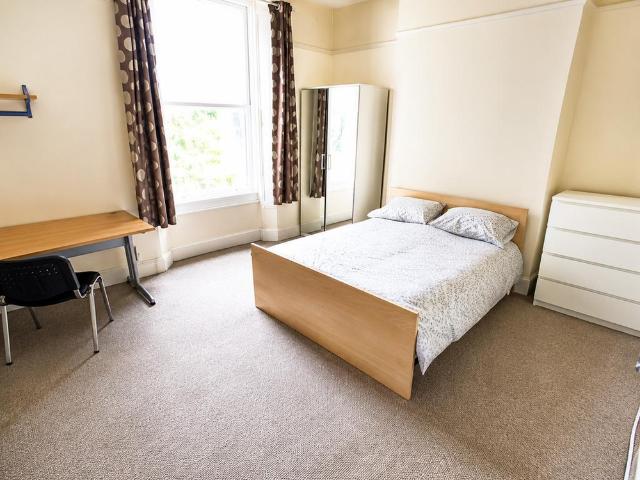 6 bedroom house share to rent