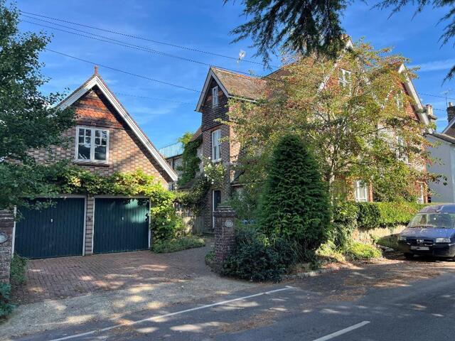 6 Bedroom House Steyning West Sussex 98404389