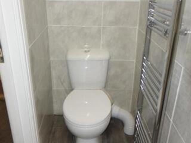 6 Bedroom House Stockton On Tees Durham 99949077