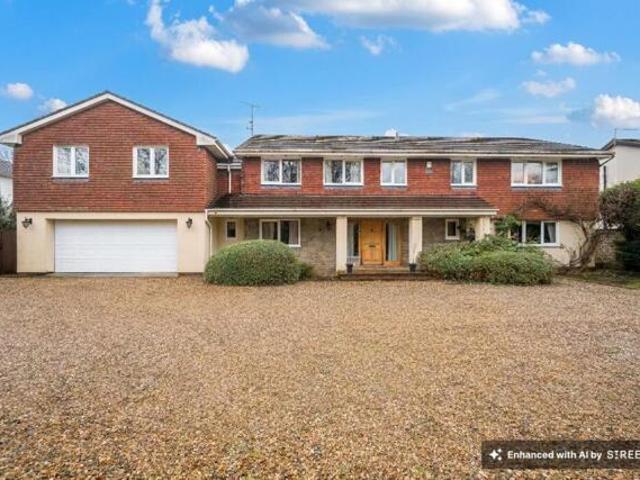 6 Bedroom House Surrey Surrey 100648776