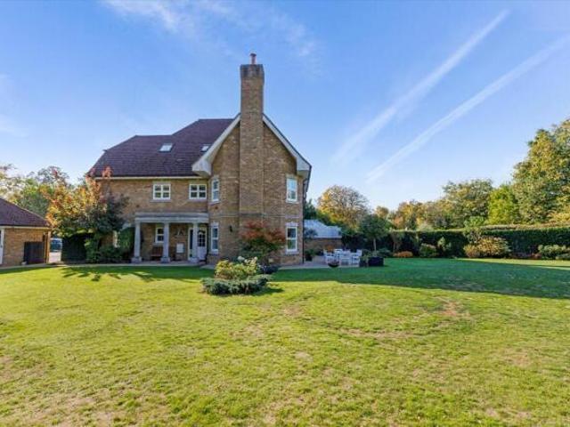 6 Bedroom House Surrey Surrey LS99523641