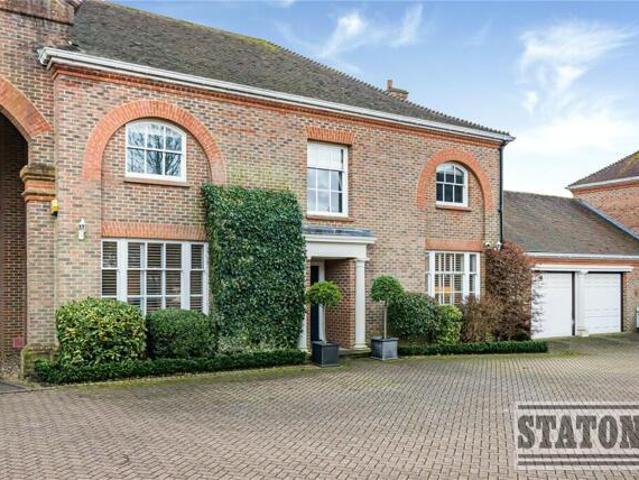 6 Bedroom House Potters Bar Hertfordshire 99054888