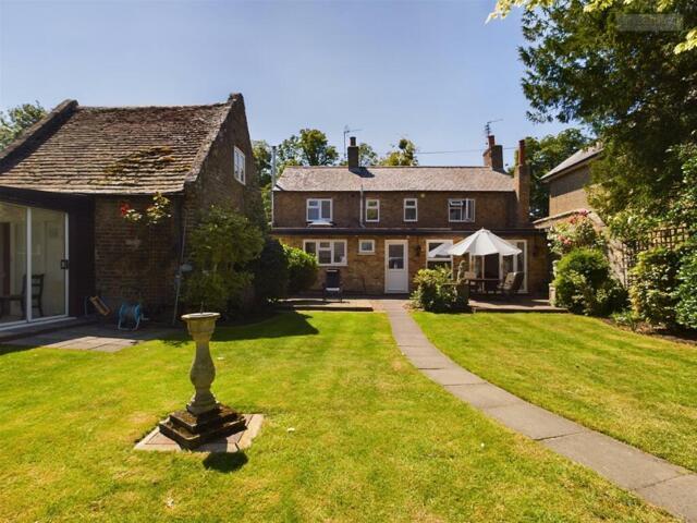 6 Bedroom House Peterborough Cambridgeshire LS100733841
