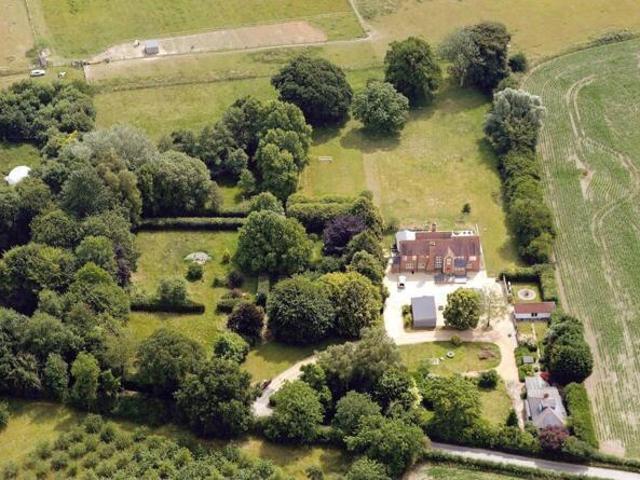 6 Bedroom House Pewsey Wiltshire LS99523604