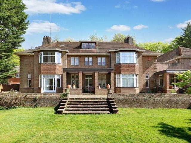 6 Bedroom House Penn Buckinghamshire LS100426165