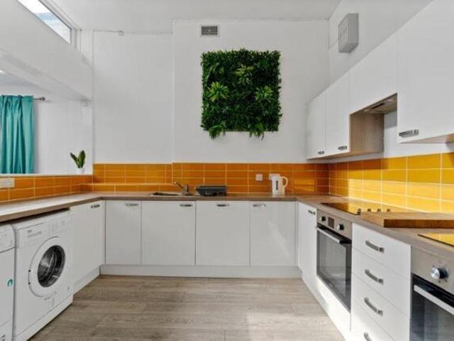 6 Bedroom House Plymouth Devon LS101079893